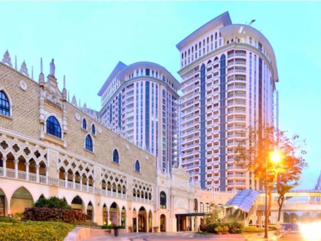 The Venice Luxury Residences by Megaworld - McKinley Hill, Taguig ...