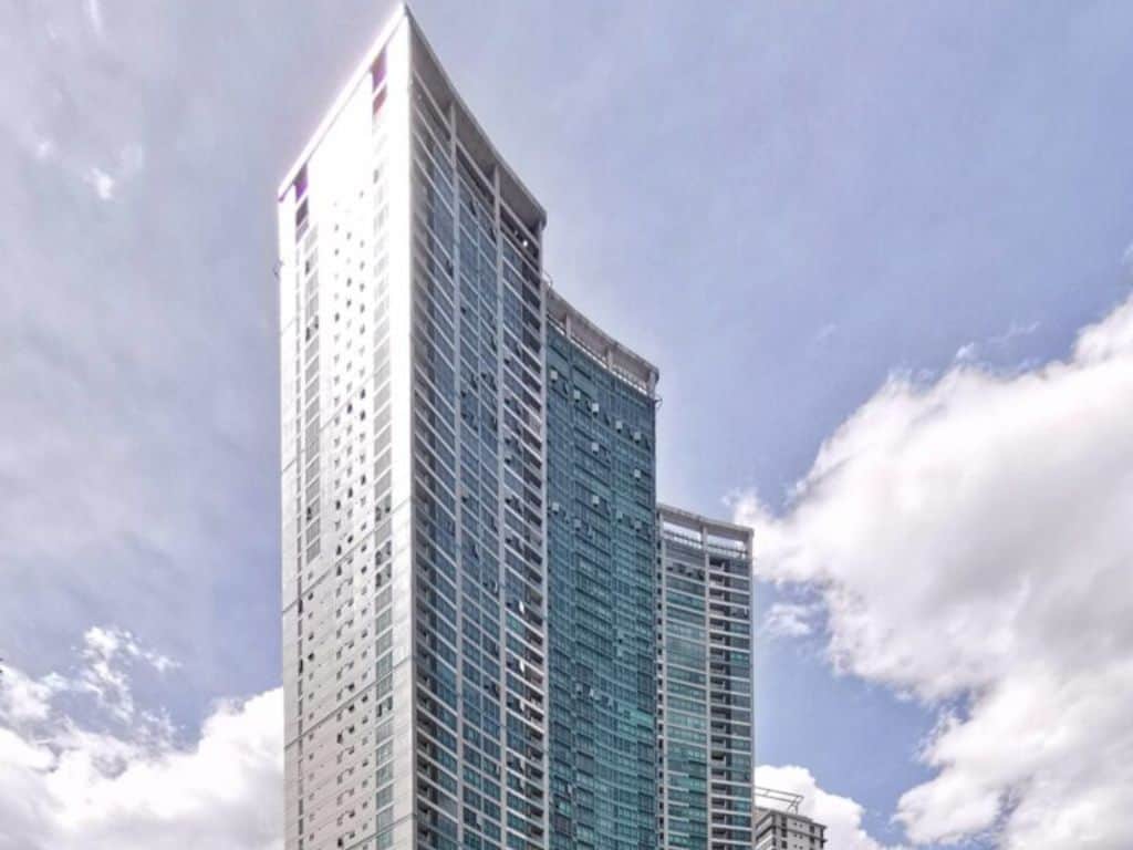 8 Forbestown Road by Megaworld - BGC, Taguig | Lionunion
