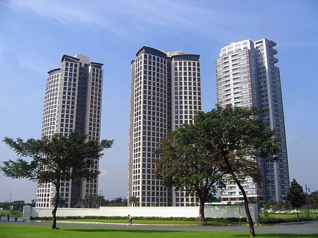 Essensa East Forbes 3 Bedroom for sale - BGC, Taguig | Lionunion