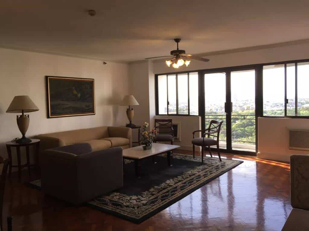 Le Metropole by Century Properties - Salcedo Vilages, Makati | Lionunion