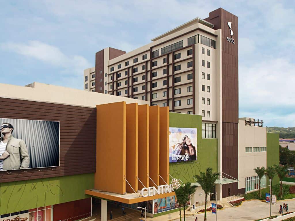 Centrio Corporate Center by Ayala Land Offices - Corrales, Cagayan de ...