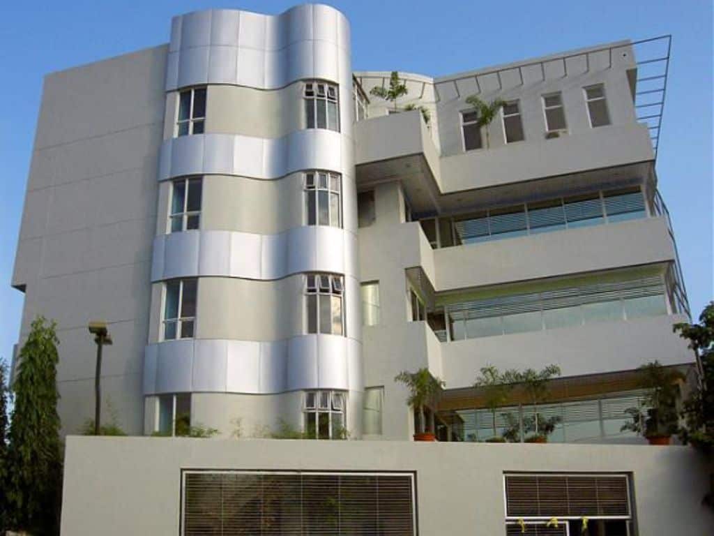 Gina Lopez Building - Diliman, Quezon City | Lionunion