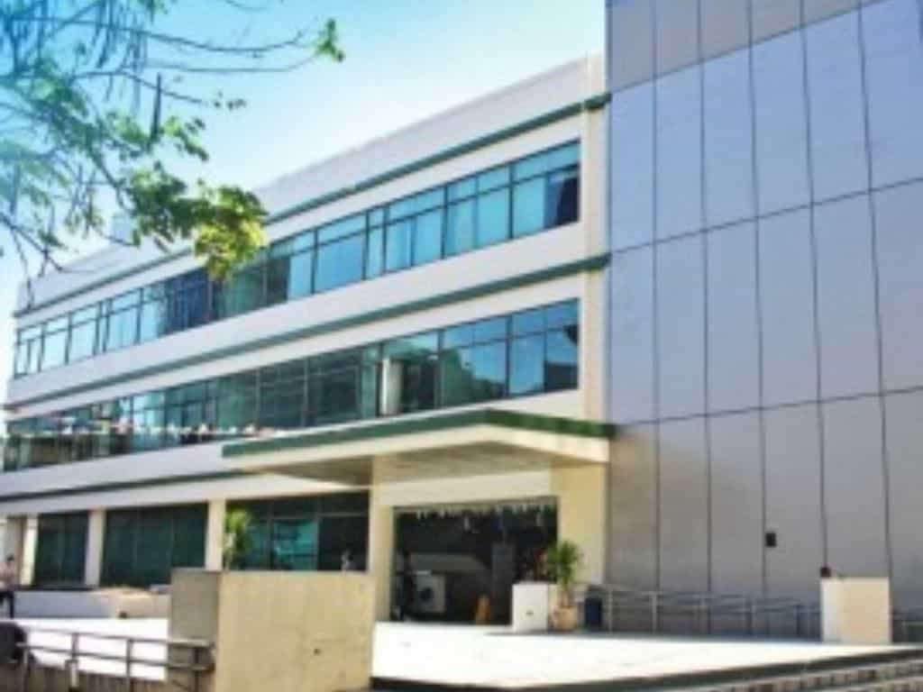 IT School Building by Filinvest Land, Inc. Offices - Alabang ...