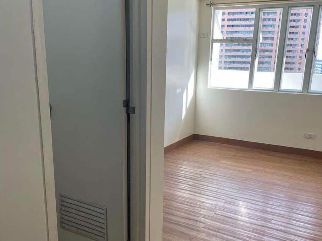 Pines Peak Tower by Cityland Development Corporation - Pioneer Center ...