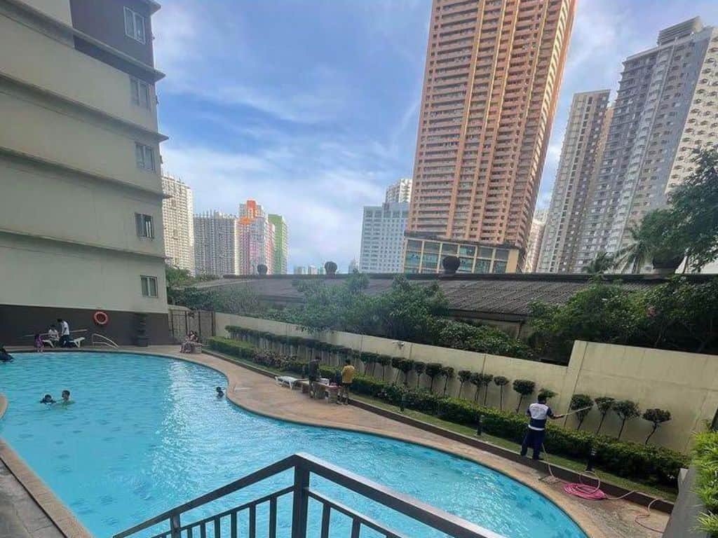 Pines Peak Tower by Cityland Development Corporation - Pioneer Center, Mandaluyong | Lionunion