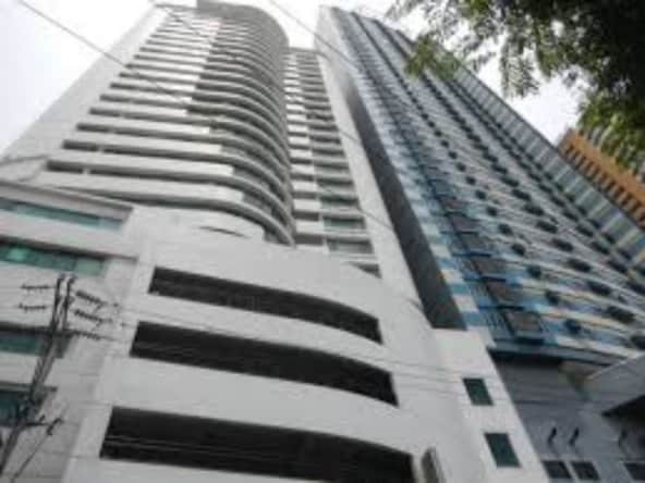 Royal Plaza Twin Towers Studio for rent - Malate, Manila | Lionunion