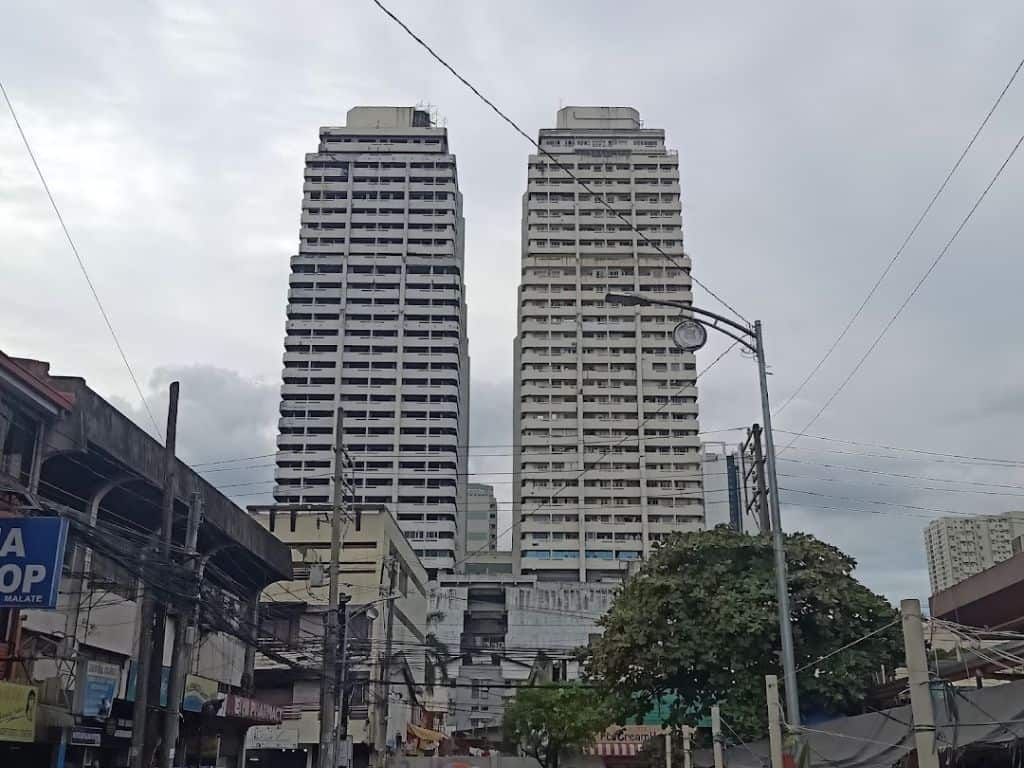 Royal Plaza Twin Towers - Malate, Manila | Lionunion