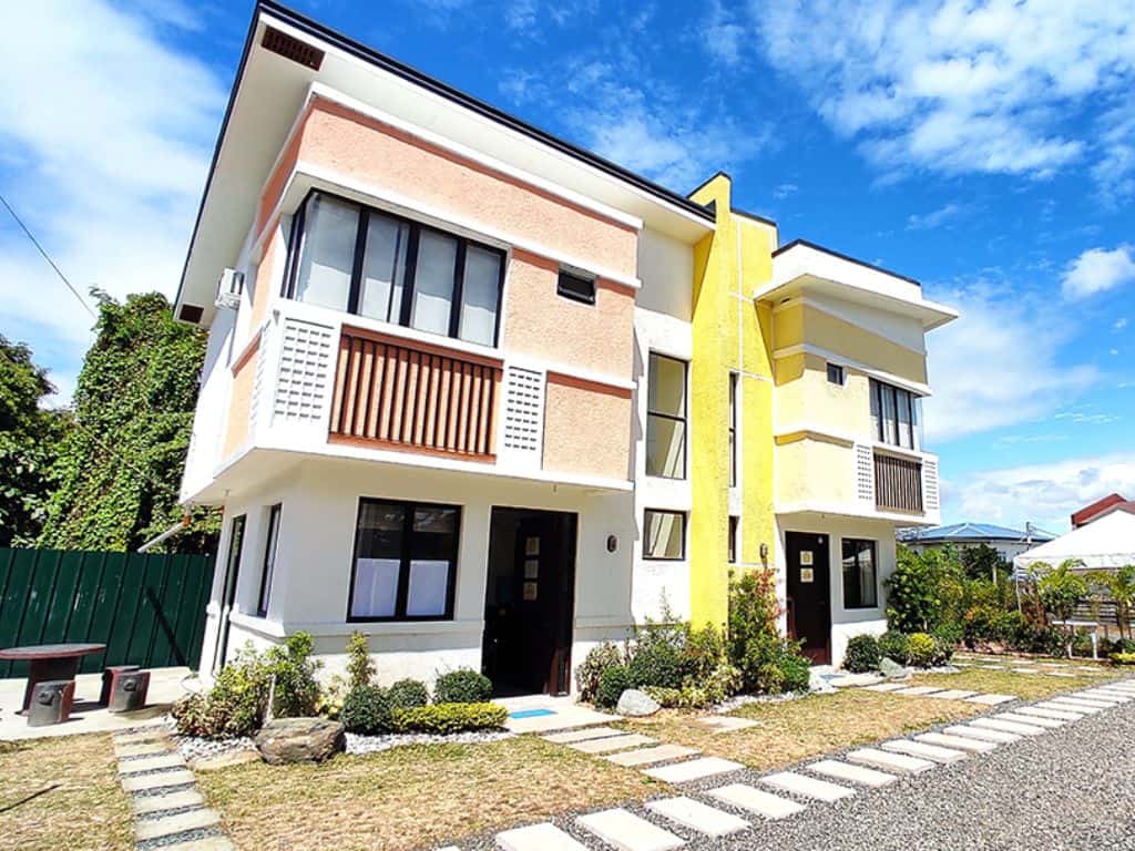 Valenzia Enclave by Elanvital Enclaves - Navarro, General Trias | Lionunion